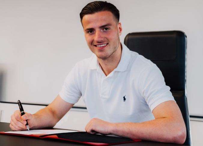 UFFICIALE: Eintracht Frankfurt, rinnovato il contratto del promettente ...