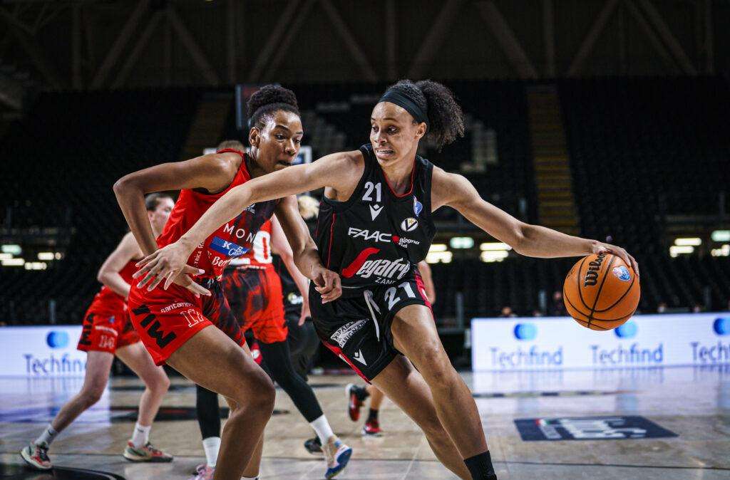 Techfind A1 - Playoff: Virtus Bologna concede il bis con Costa Masnaga