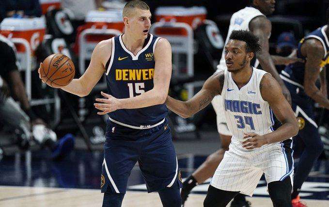 NBA - Nuggets: record di assist per Nikola Jokic che supera Wilt Chamberlain