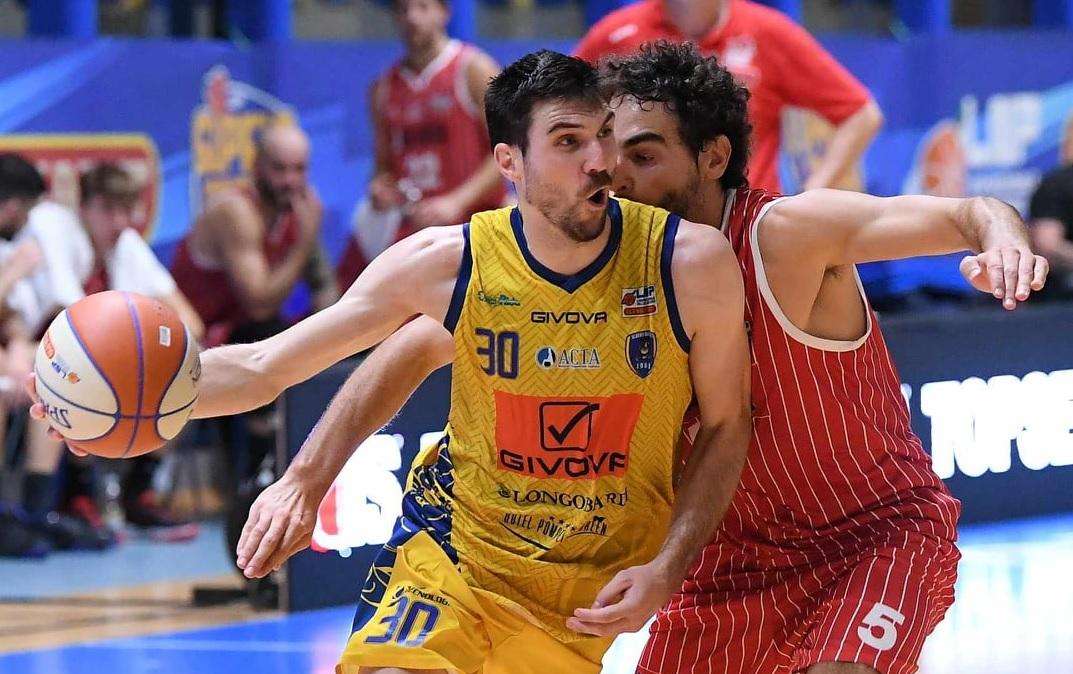 A2 - La capolista Givova Scafati batte anche la coriacea Cento 74 a 54