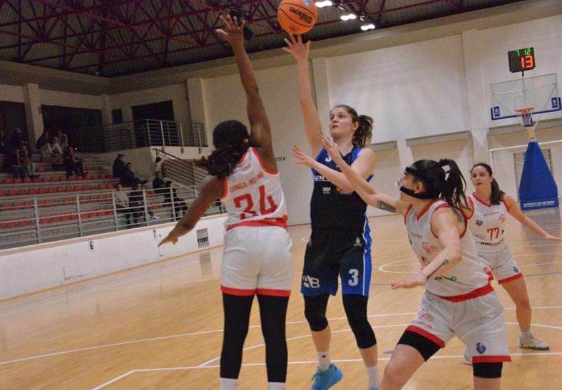 A2 F - Ecodem Alpo Basket ok ad Ancona: e sono 11 in fila