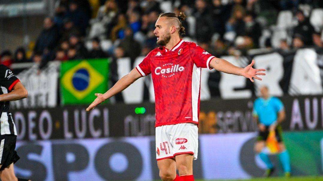 Puscas non incide, Lulic entra solo nel finale. Il ritardo dei due ...