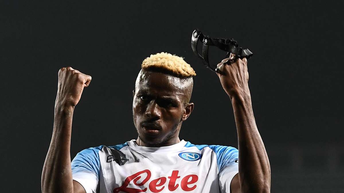 FOTO - Osimhen-mania, a Napoli nasce la torta dedicata al bomber azzurro