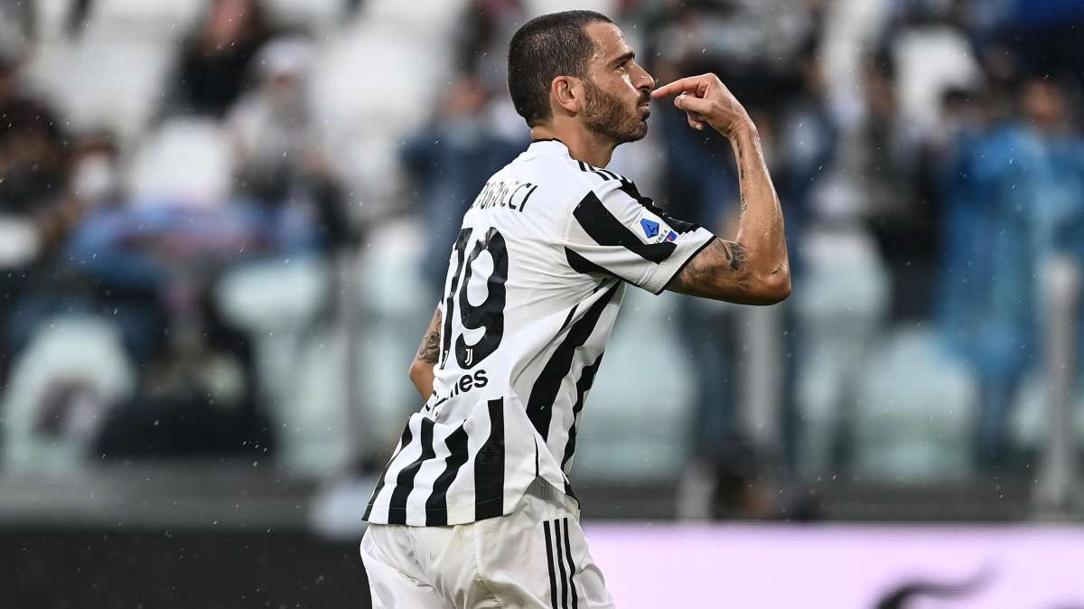 "Esultanza Bonucci la più brutta, tamarra e volgare!". Alvino è d ...