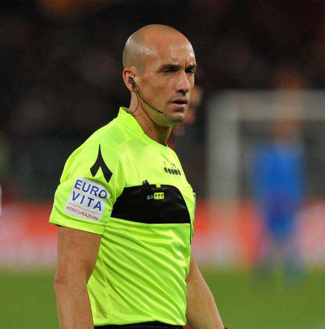 Juve-Milan, tocco di mano evidente di Alex Sandro: il VAR richiama ...