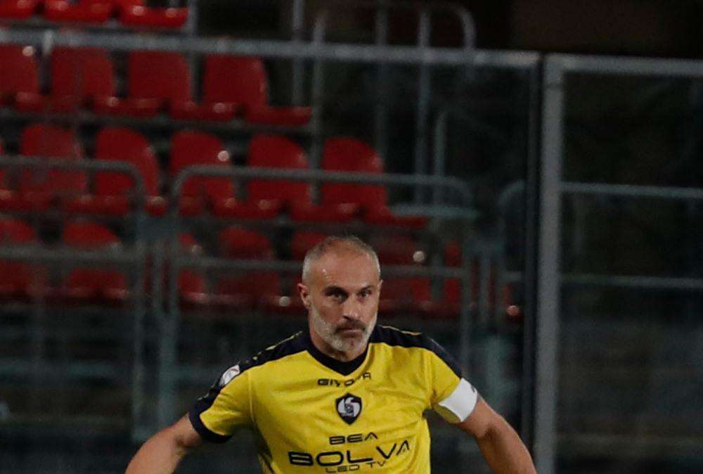 Bomber Claudio De Rosa torna a giocare in Serie D, ecco dove si è ...